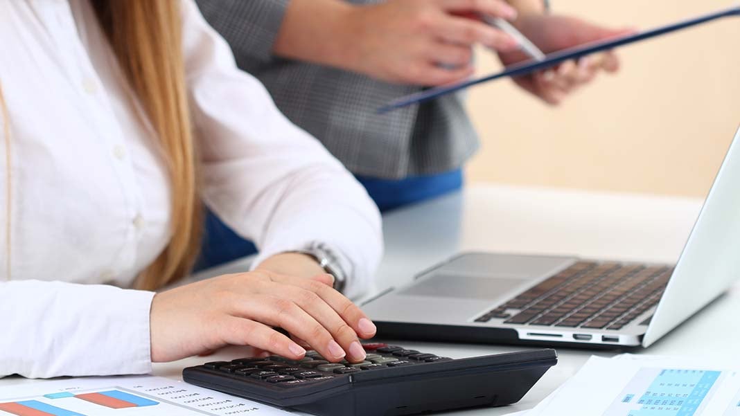 13 Reasons Commercial Accounting Software Is Better Than Excel 