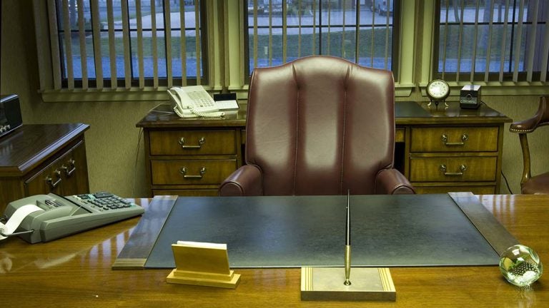 Famous Desks of the Rich & Genius | SmallBizClub